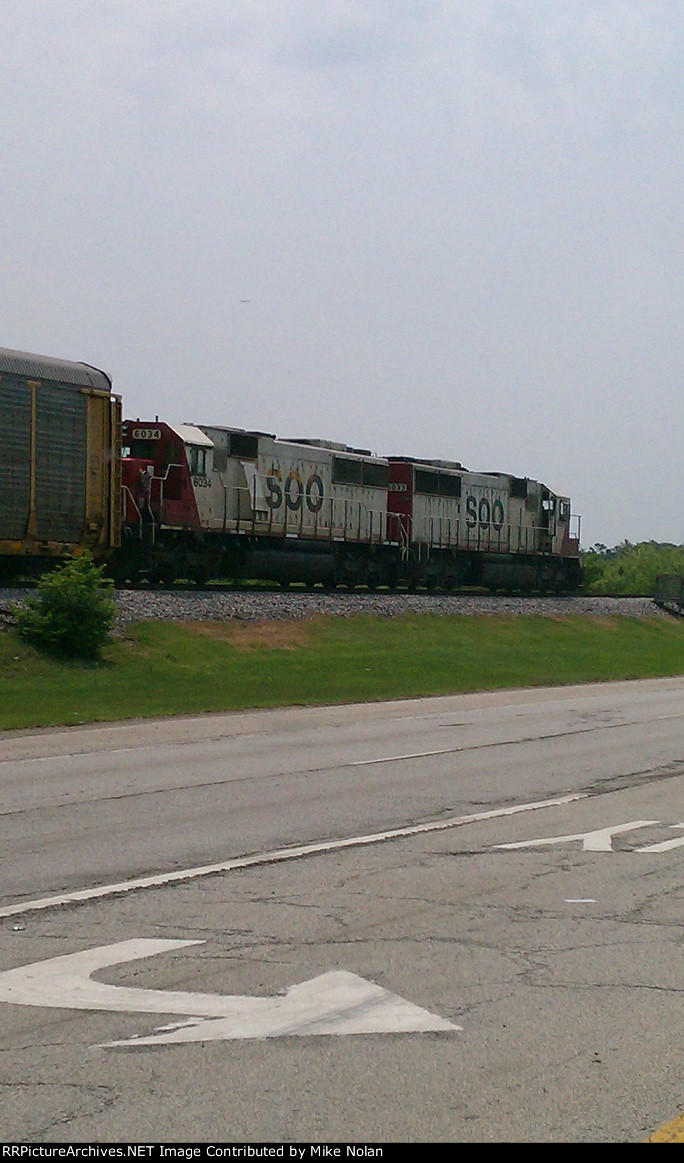Soo Line twins sitting in Bensenville
